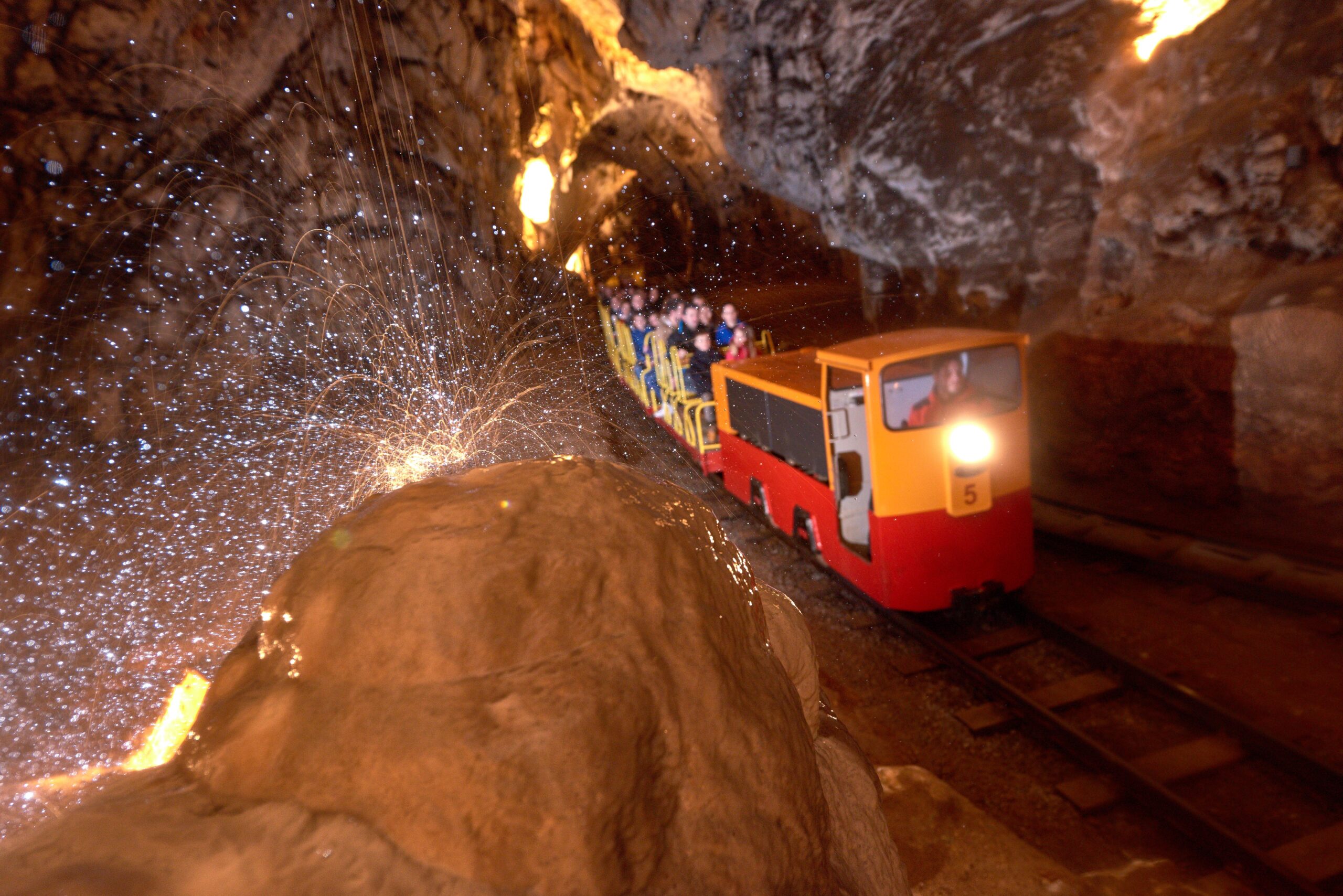 11 The Cave Train - Gric gric