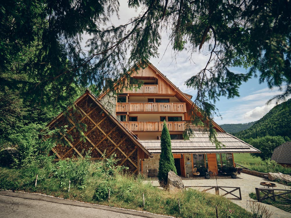 Vila Planinka with its magical garden. Photo Suzan Gabrijan - Gric gric